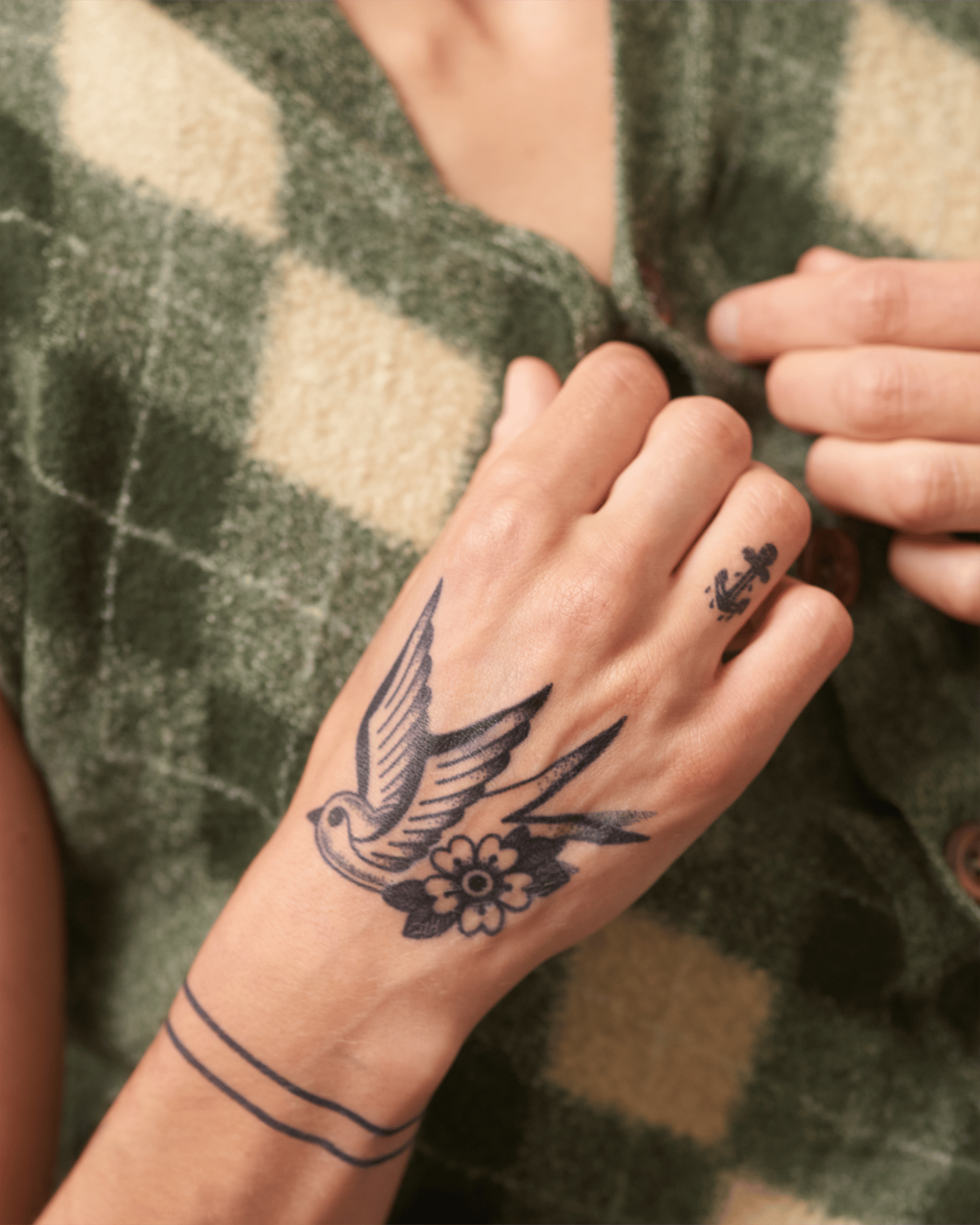 Top Hand Tattoos: Inspiring Designs & Ideas | Inkbox™ | Semi-Permanent ...