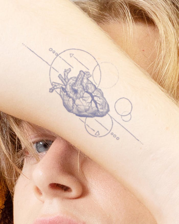 Heart Shaped Box Tattoo - Semi-Permanent Tattoos by inkbox™ - Inkbox™